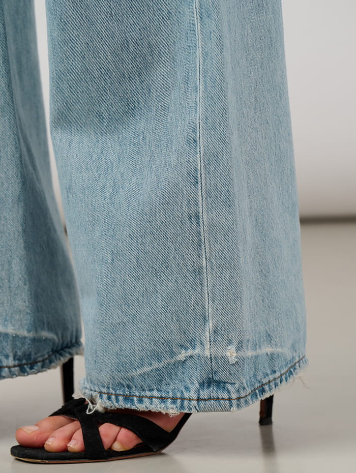 How to style wide leg jeans | Trilogy